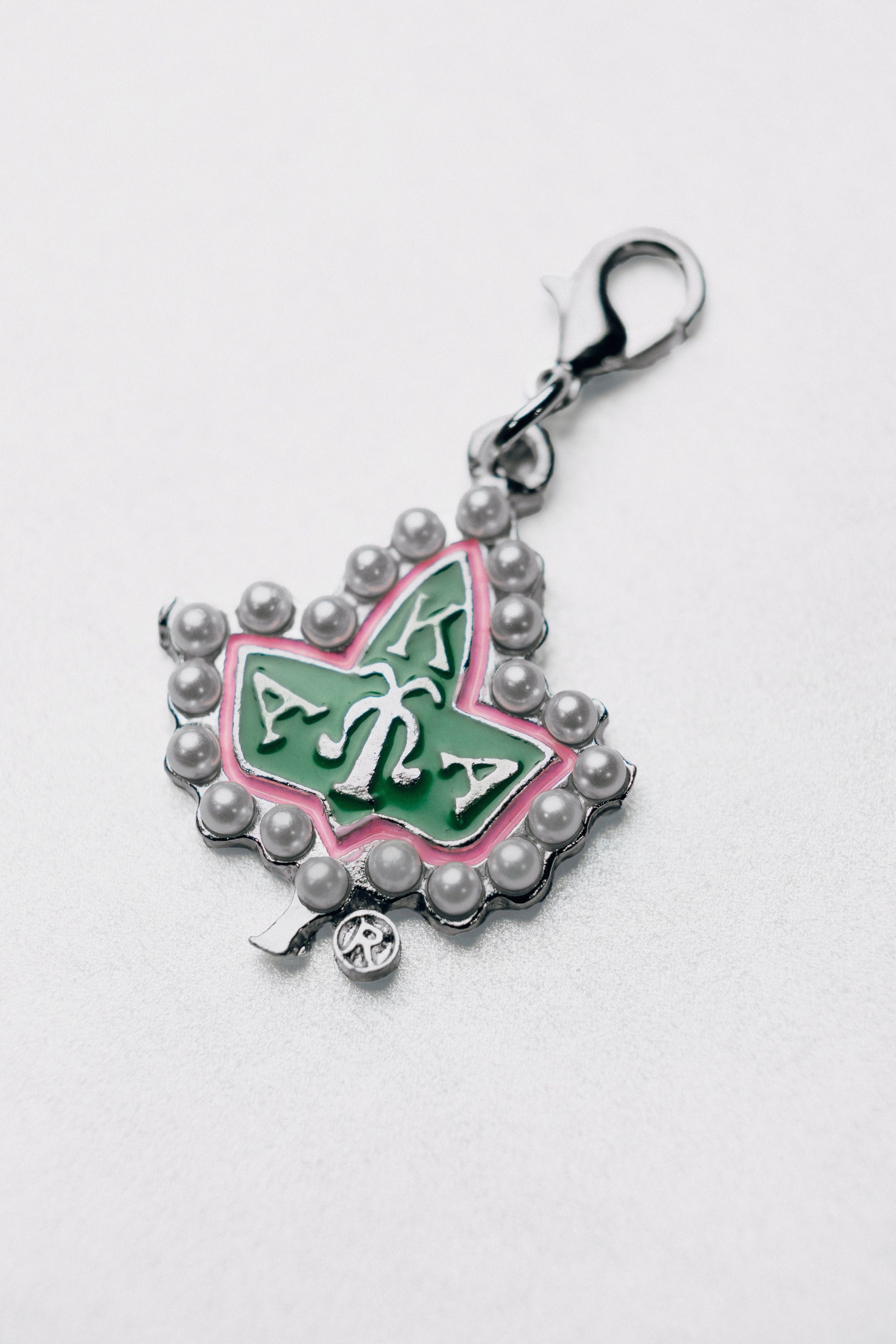 Ivy leaf charm store